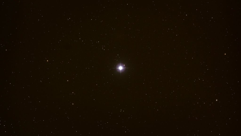 See the Red Planet Mars shine beside the blue star Regulus tonight | Space