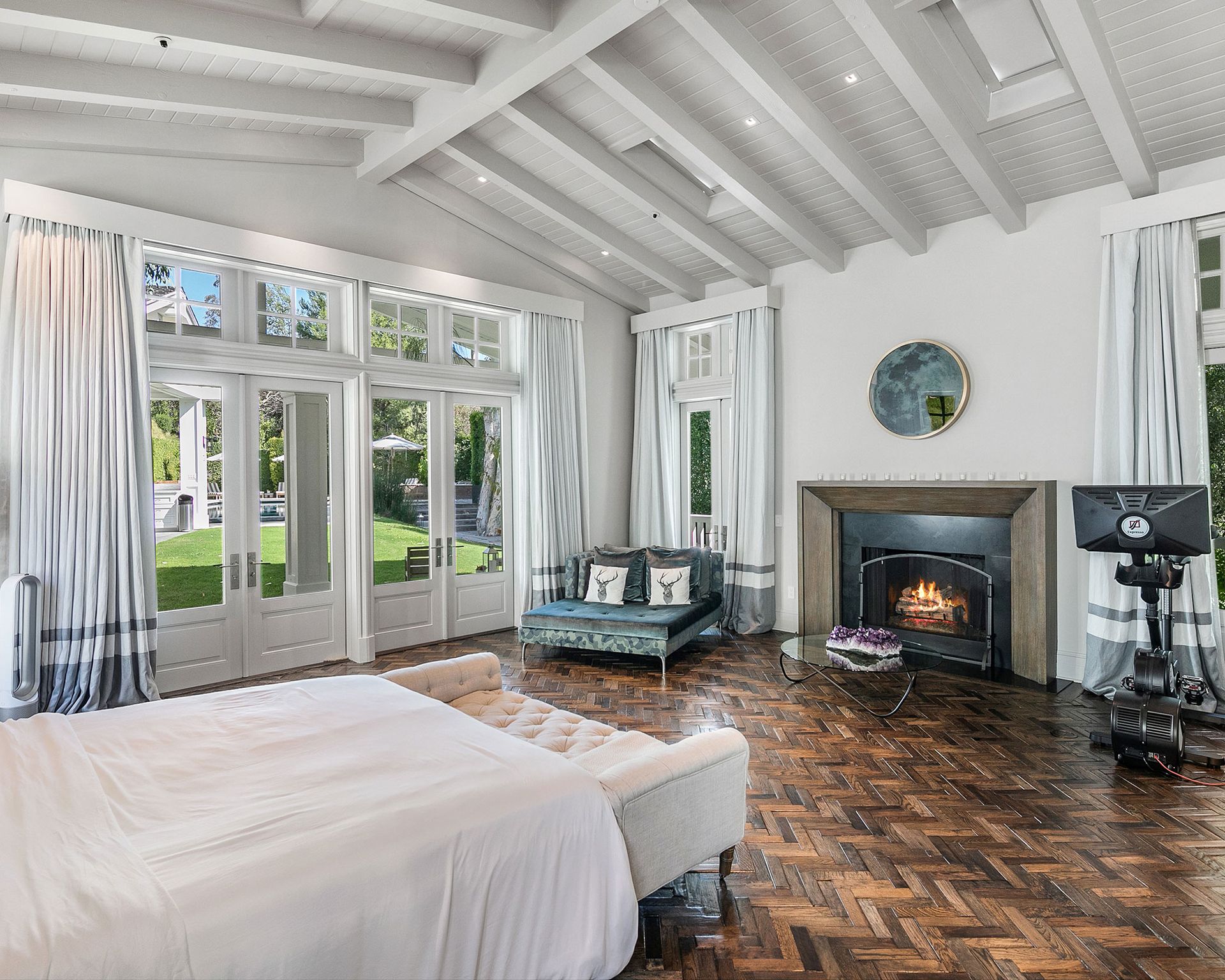 DJ Calvin Harris lists his California home for $25 million | Livingetc