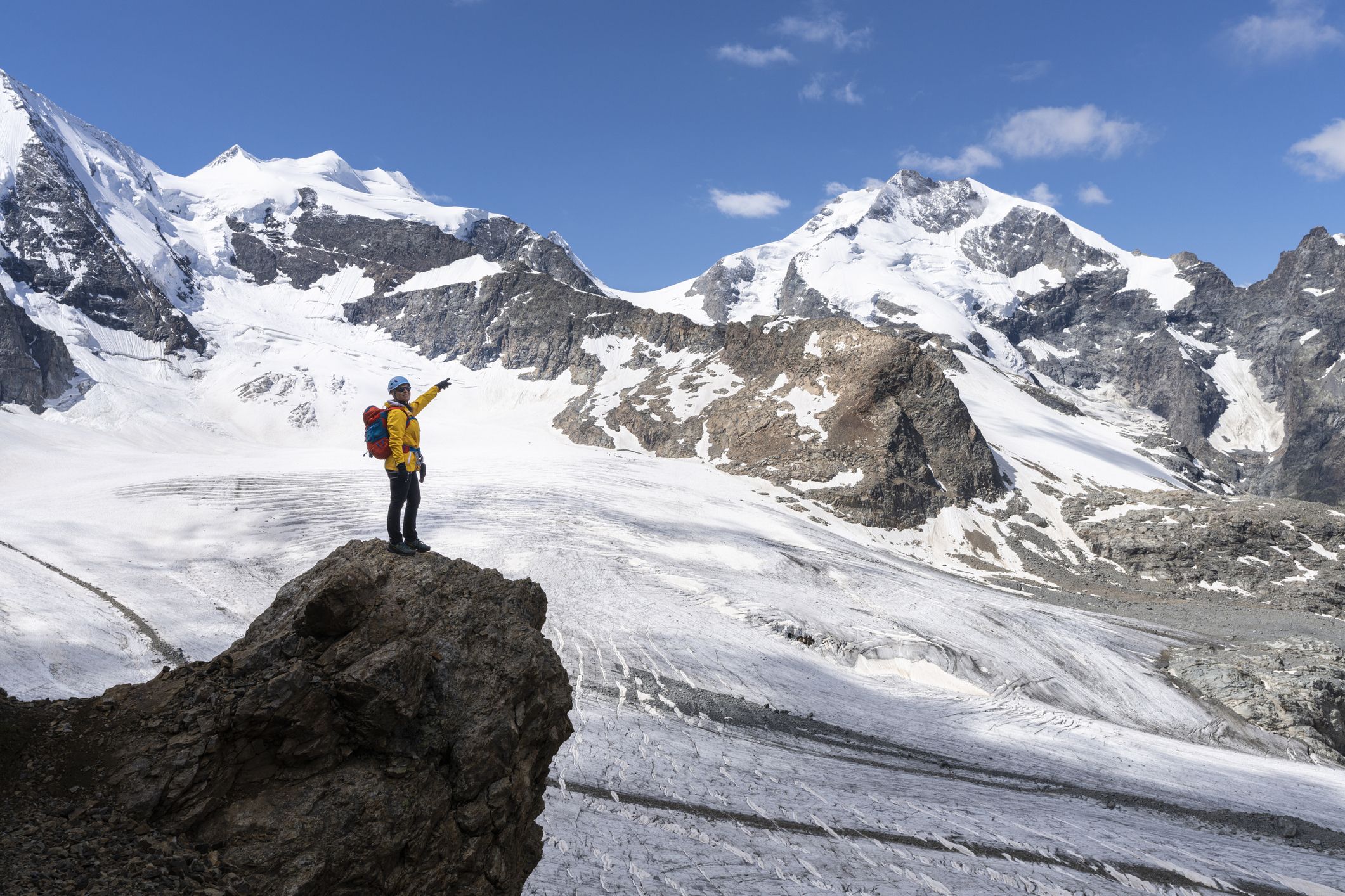 You’ll never walk alone - Nepal bans tourists from trekking without ...
