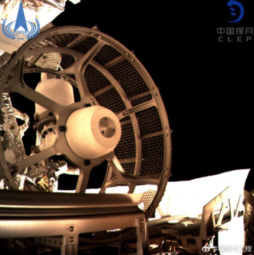 China's Yutu 2 Rover Is Driving on the Far Side of the Moon | Space