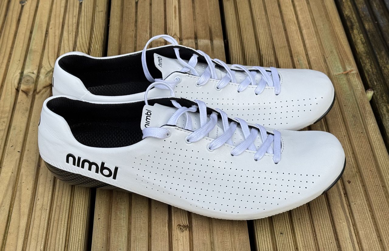 Fizik Vento Omna Wide shoe review: Yeti sneakers for those pedalling on ...