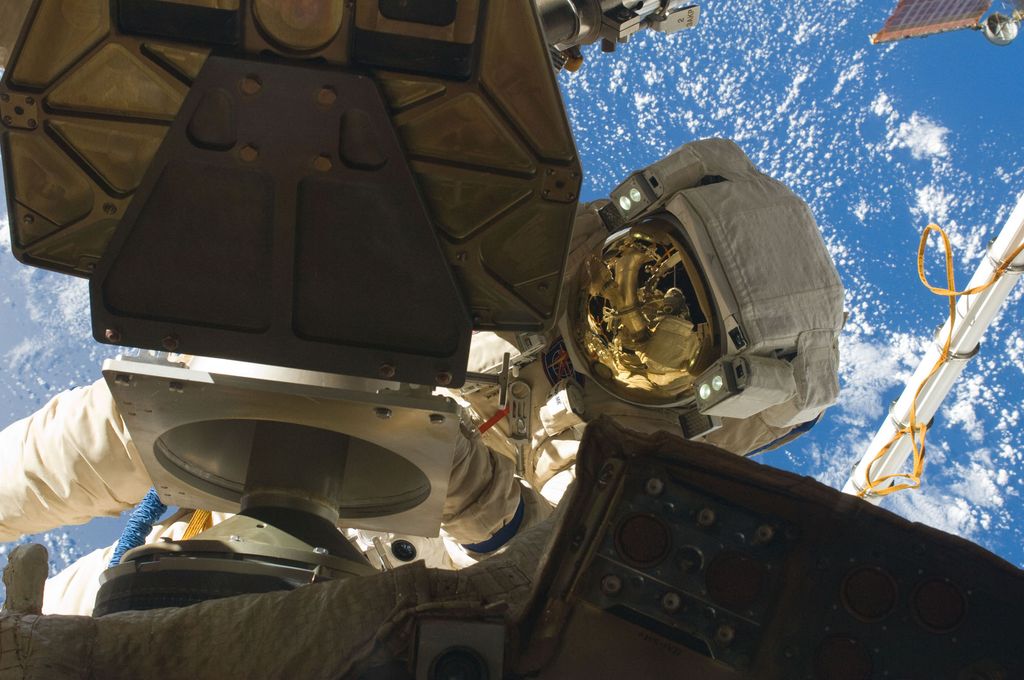 Photos: Cosmonauts Take 1st Spacewalk of 2012 | Space