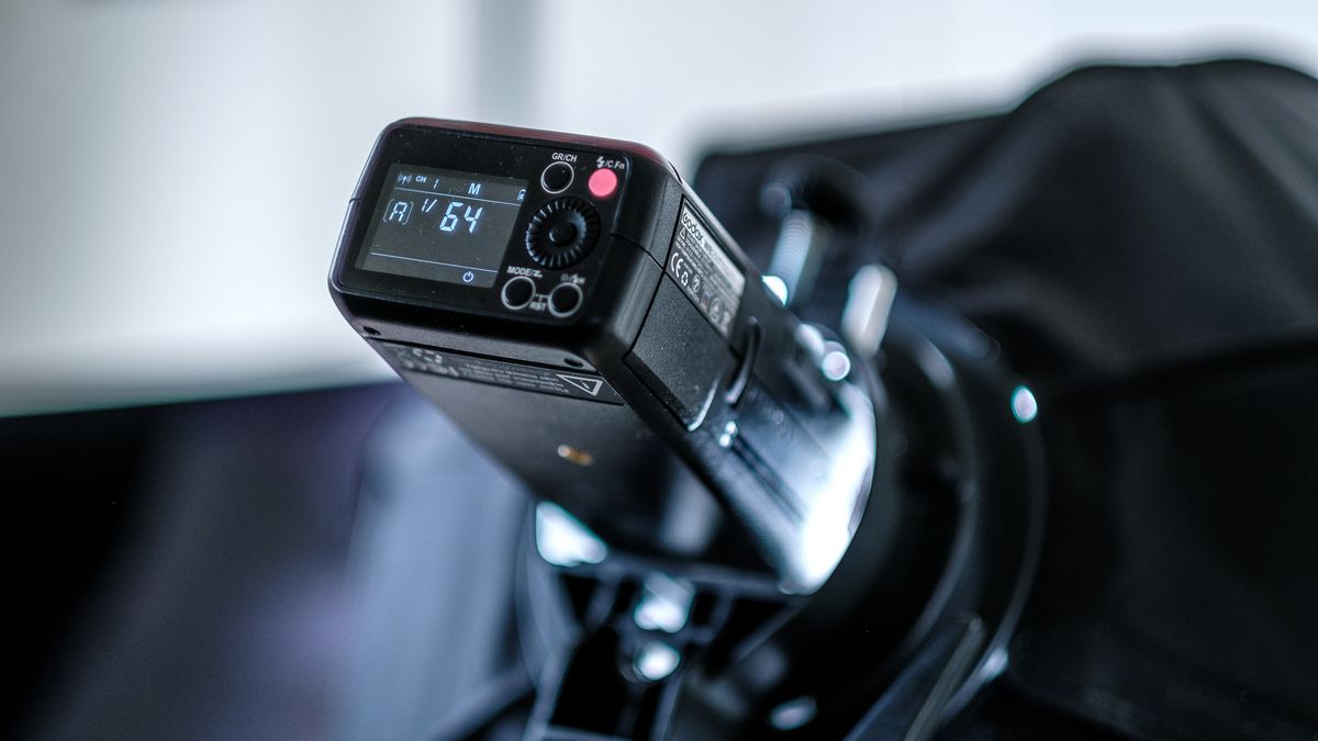 How to balance off-camera flash with ambient light for edgy street ...