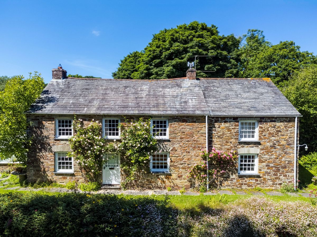 A picture-perfect Cornish Cottage that is the ultimate blend of cosy ...