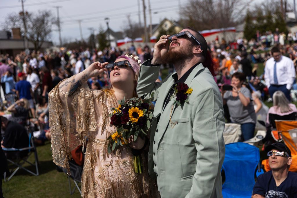 These solar eclipse 2024 photos from our readers are absolutely amazing ...