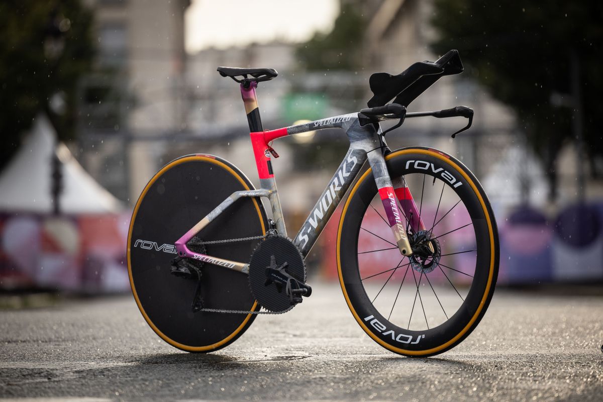 Remco Evenepoel's bike: A golden Tarmac SL8 for the double Olympic ...