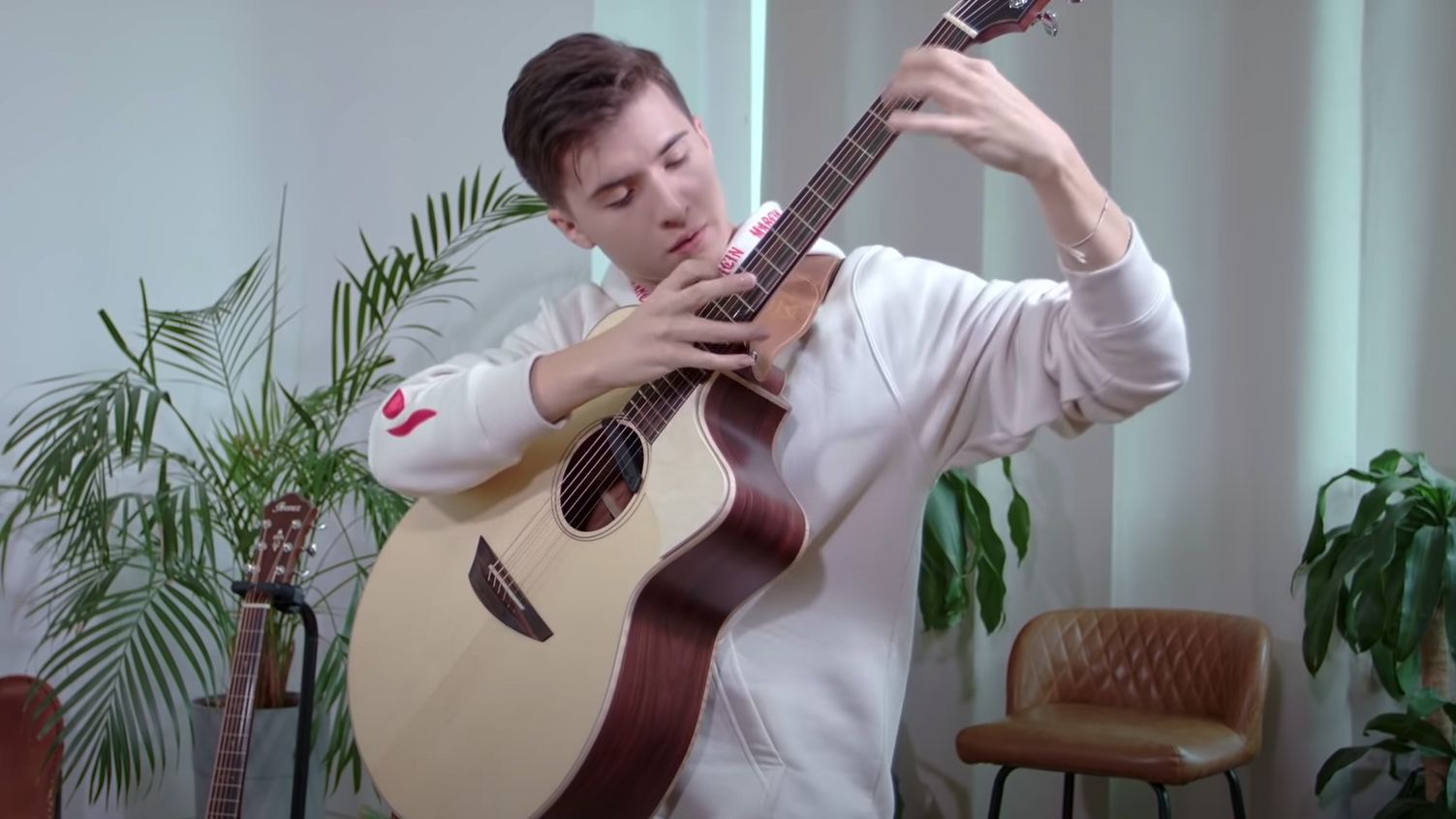 This mind-blowing fingerstyle reimagining of Led Zeppelin's Kashmir has guitar heroes raving ...