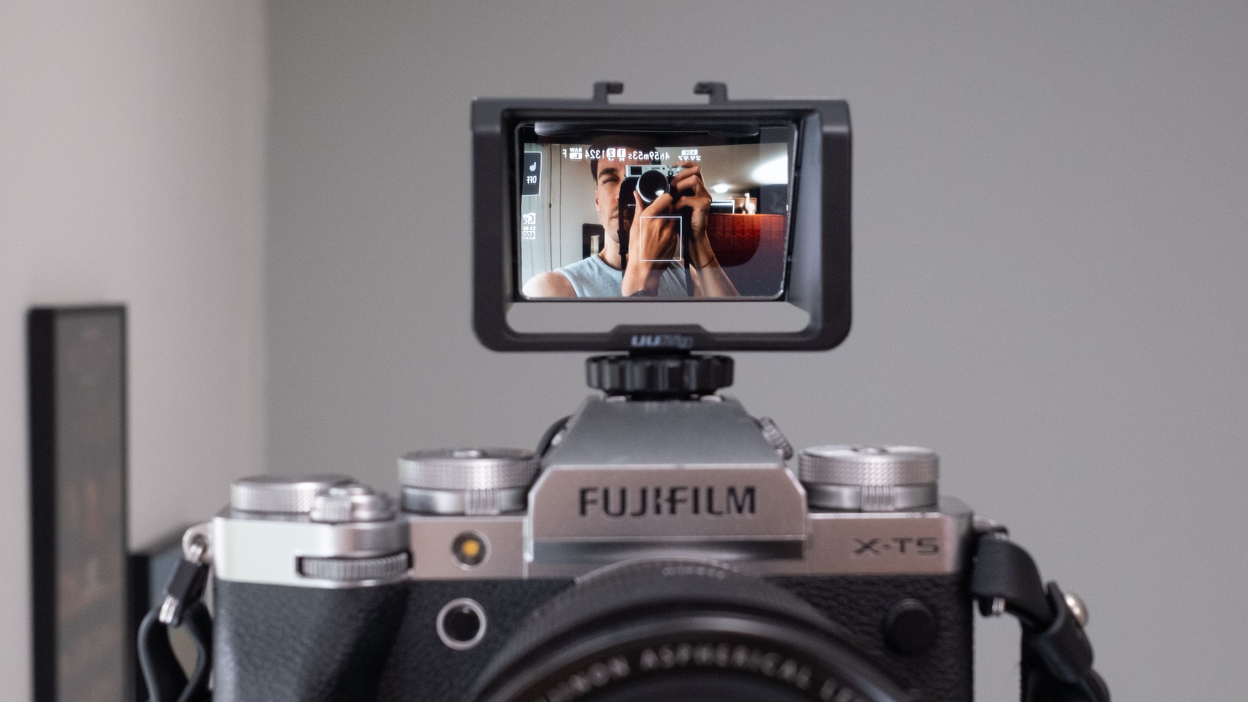 I turned my Fujifilm X-T5 into a vlogging camera for less than US$20 ...