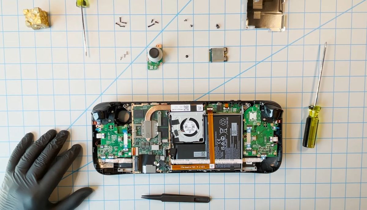 Valve shows how to take apart the Steam Deck, but it really doesn't ...