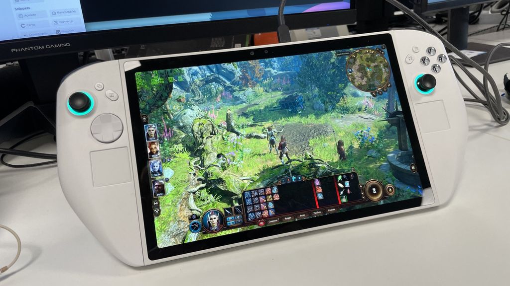 I've been playing with the 'world's first' glasses-free 3D handheld PC ...