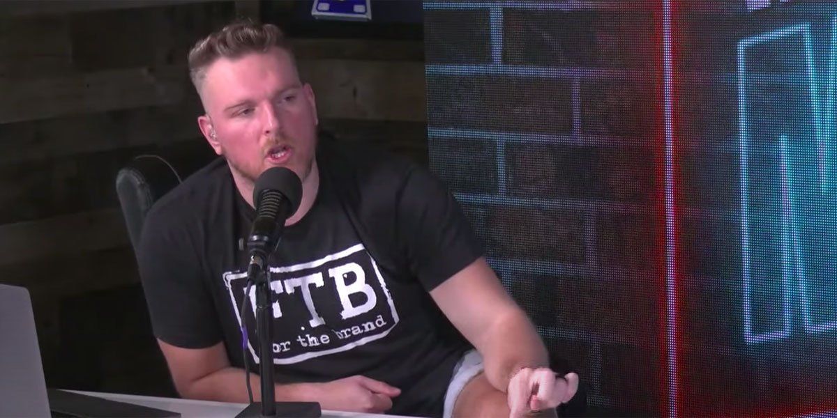 WWE Smackdown Is Adding Pat McAfee To Commentary, And I'm So Into This ...