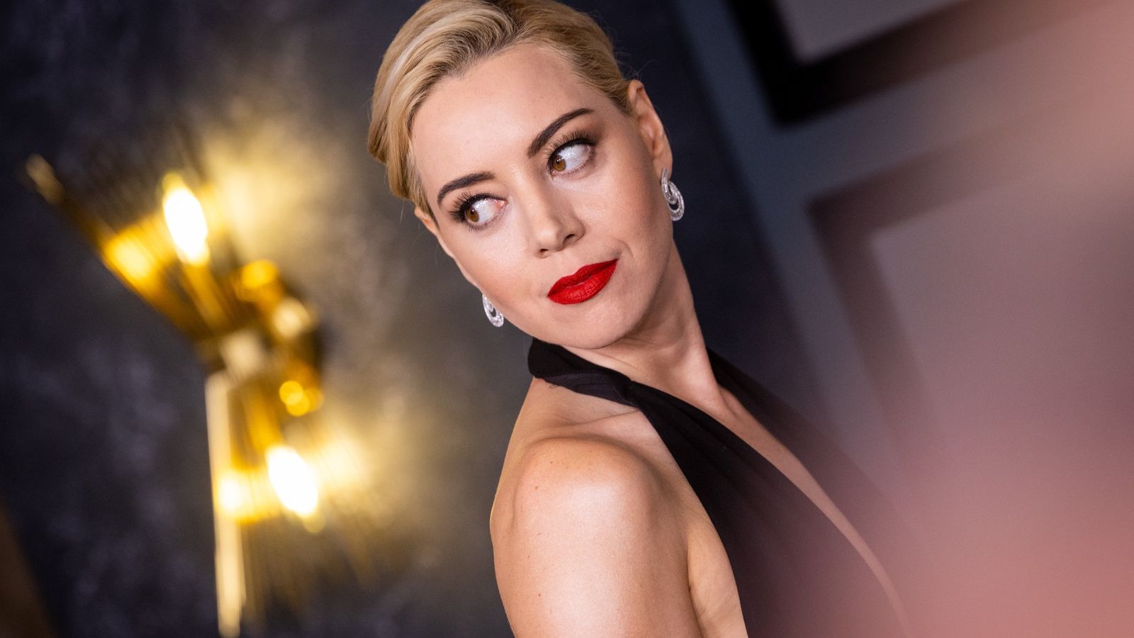 Aubrey Plaza Debuts Blonde Hair at the Academy Governors Awards | Marie Claire