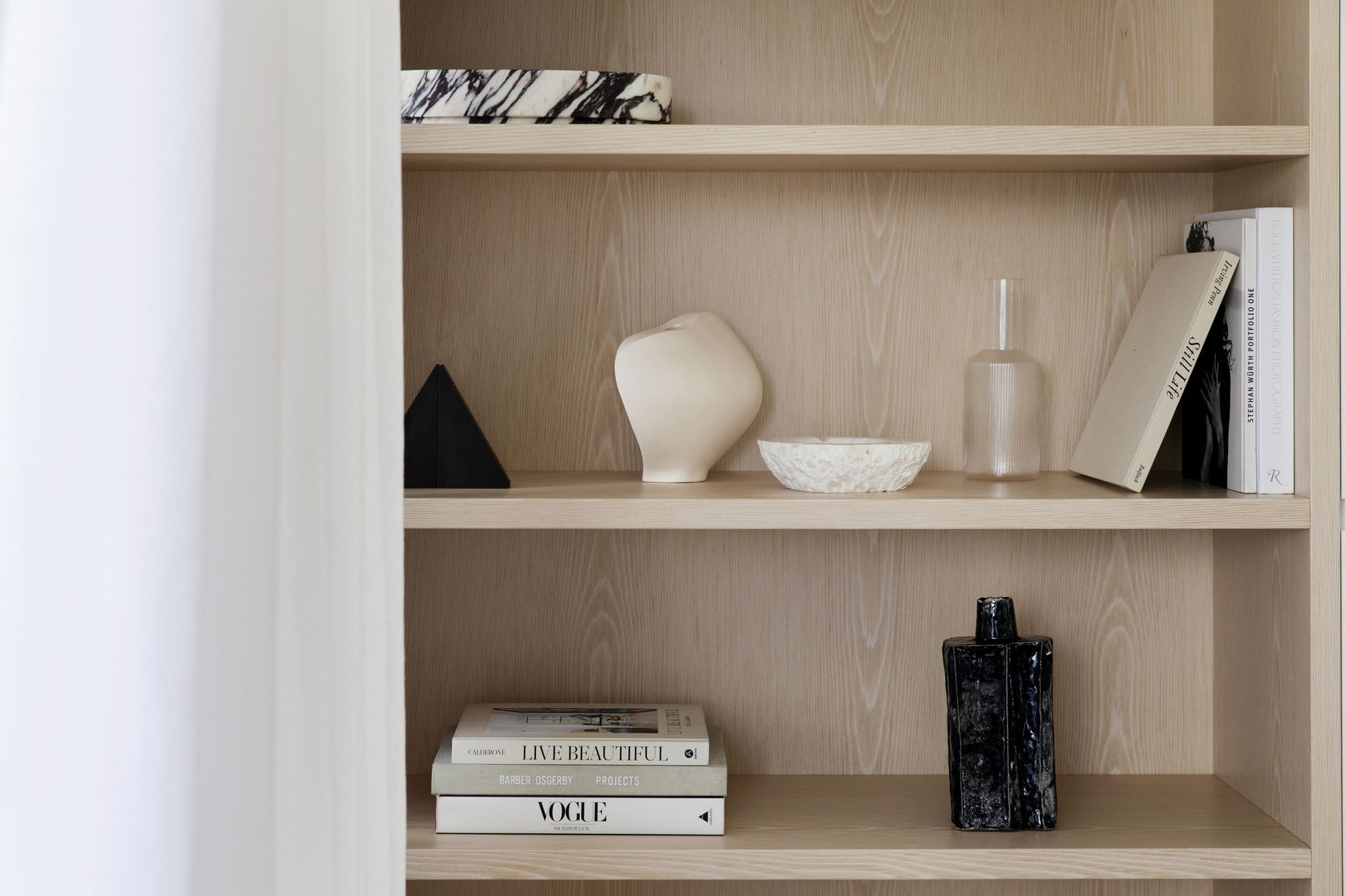 Minimalist Bookshelf Styling — 5 Simple Rules To Follow | Livingetc