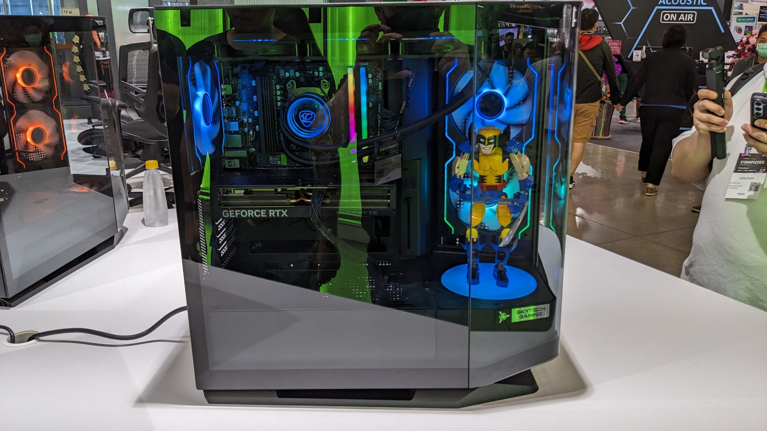 Cougar's newest PC case includes an RGB turntable for your action ...