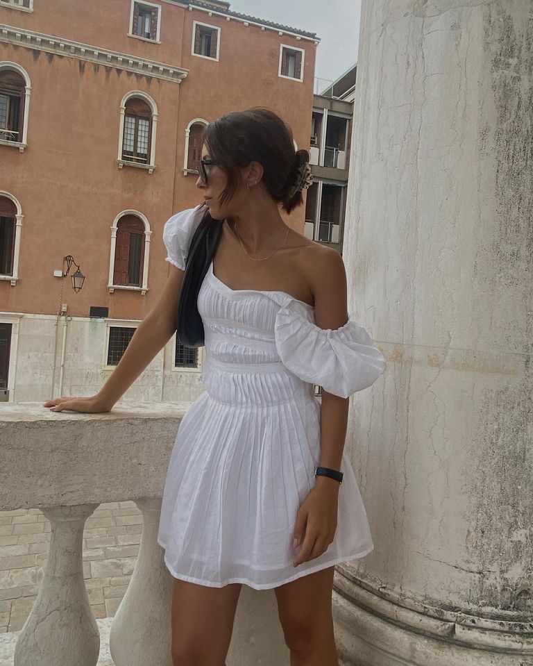 10 Classic Summer Outfits That Are Timeless and Dripping in Elegance ...