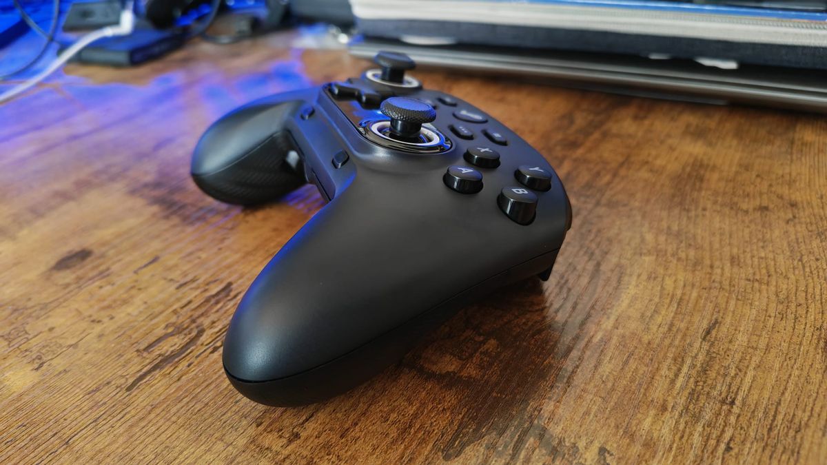 I tried Hori's Steam controller, and it feels almost as quirky as Valve ...