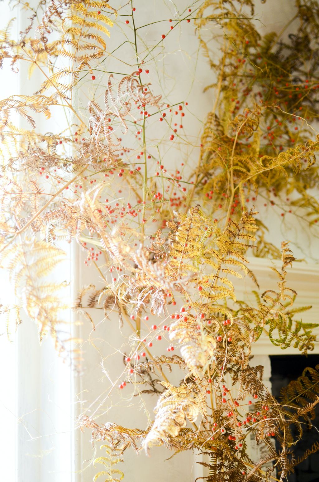 How to create a foliage wall for a stunning fall display | Homes and ...