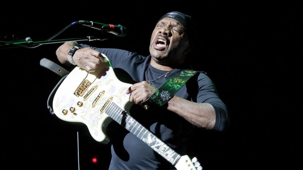 Ernie Isley talks living with Hendrix, lost solos and That Lady ...