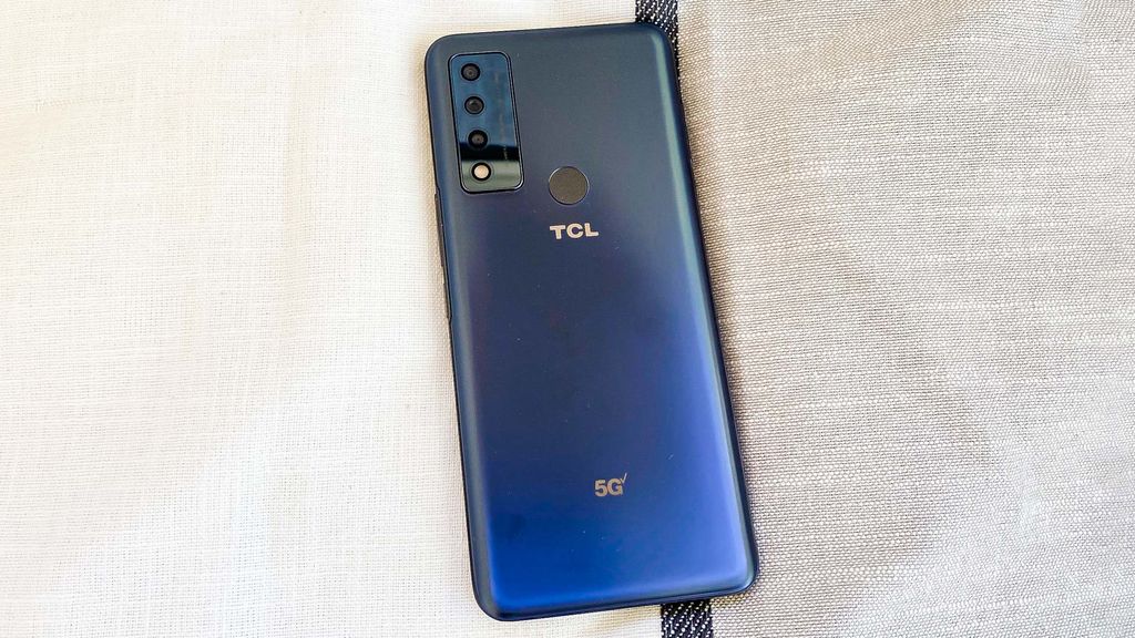 TCL 30 V 5G review: Long-lasting battery, low price and a lot of trade ...
