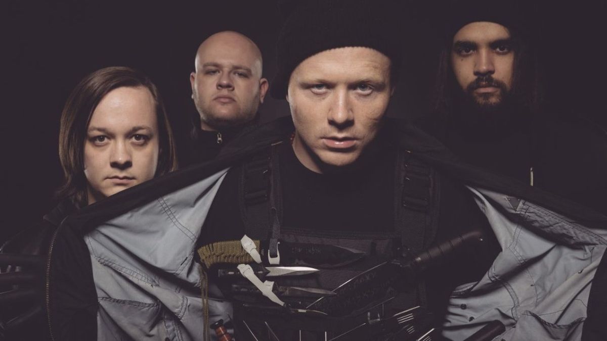King 810, live in London | Louder