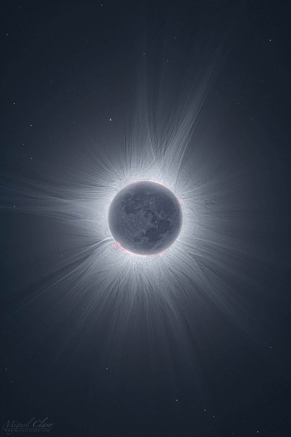 See the sun's corona revealed in all its glory during 2024 total solar ...