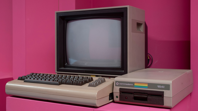 Commodore OS Vision 3.0 Linux-based OS arrives to spruce up retro ...