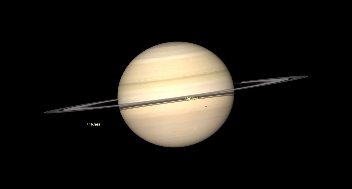 See the moon and Saturn meet in the night sky early on May 31 | Space