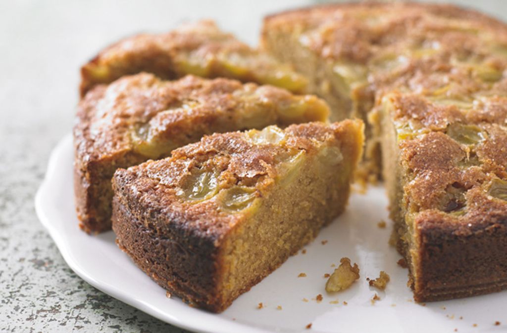 Lower-fat cake recipes | GoodtoKnow