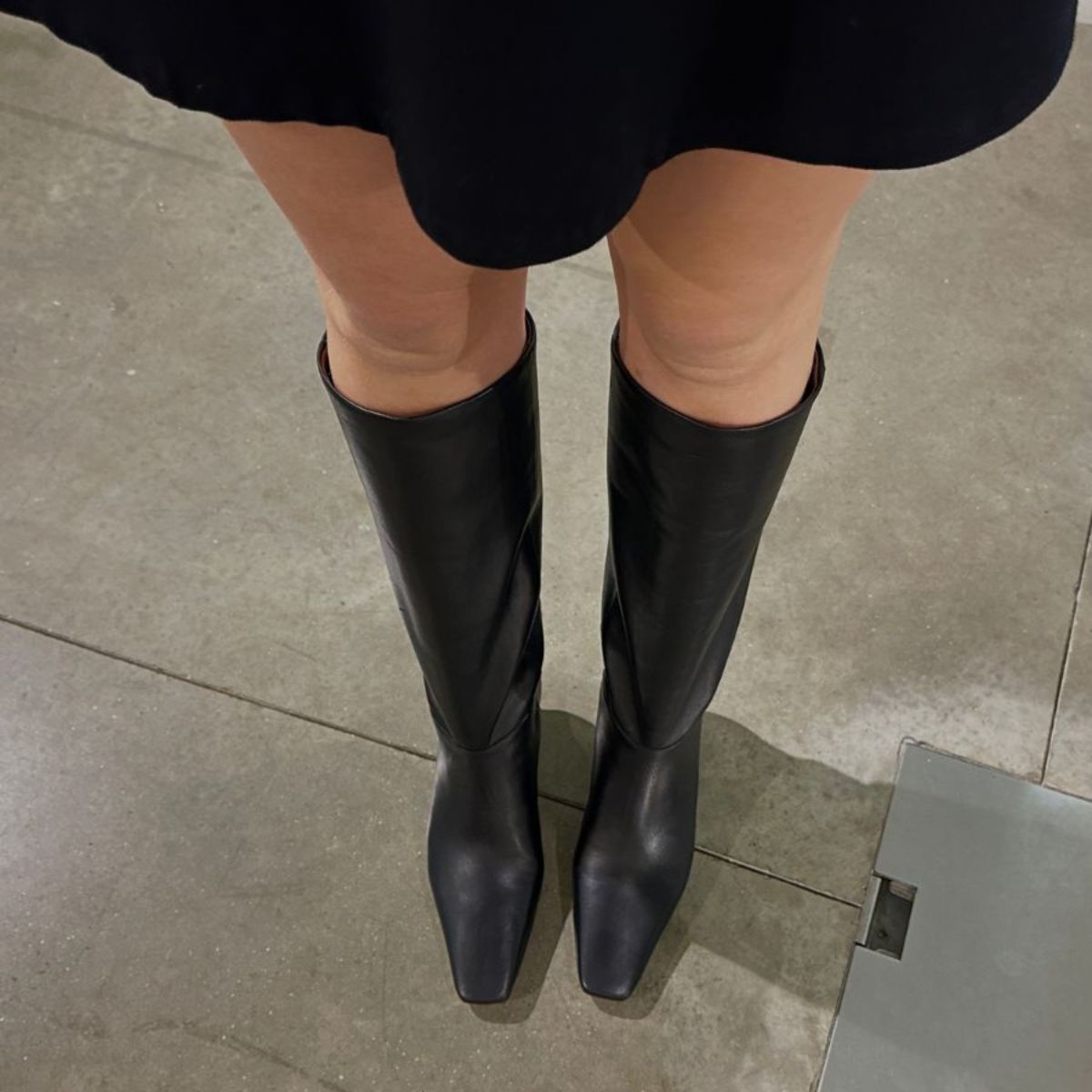 3 Editors Recommend This Exact Pair of Knee-High Boots | Who What Wear
