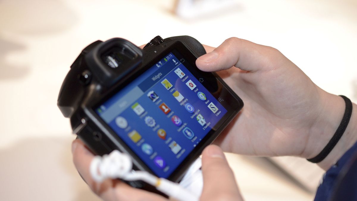 Samsung Galaxy NX review | TechRadar