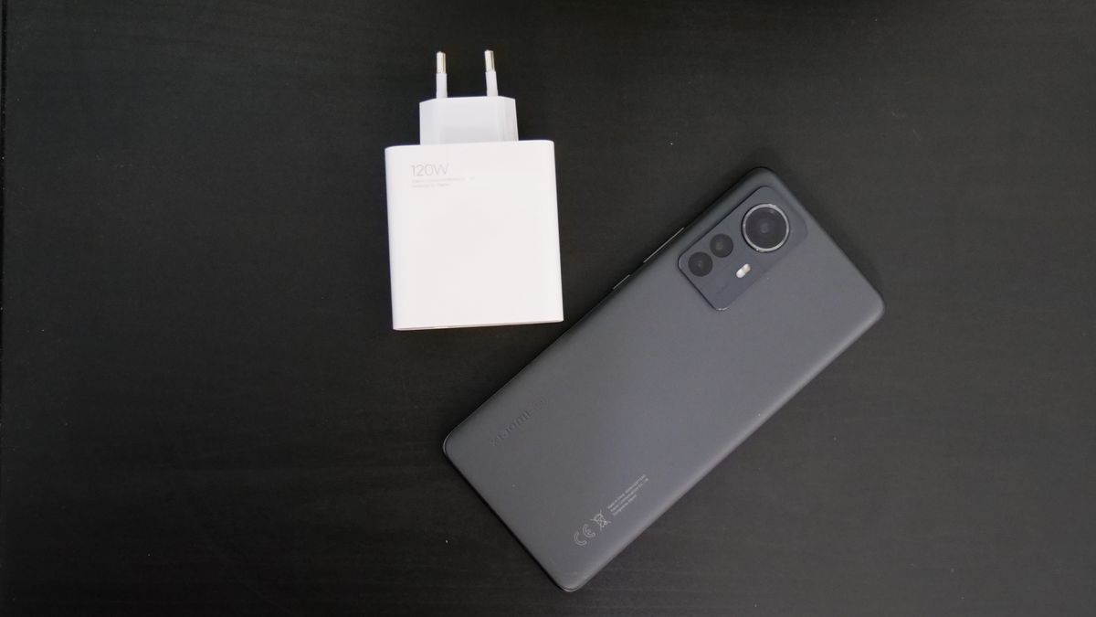 Xiaomi 12 Pro review: HyperCharged and ready to go | Laptop Mag