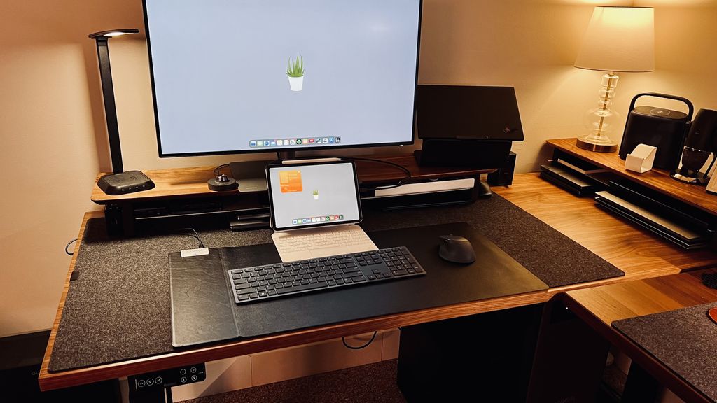Flexispot E7 Plus standing desk review | TechRadar