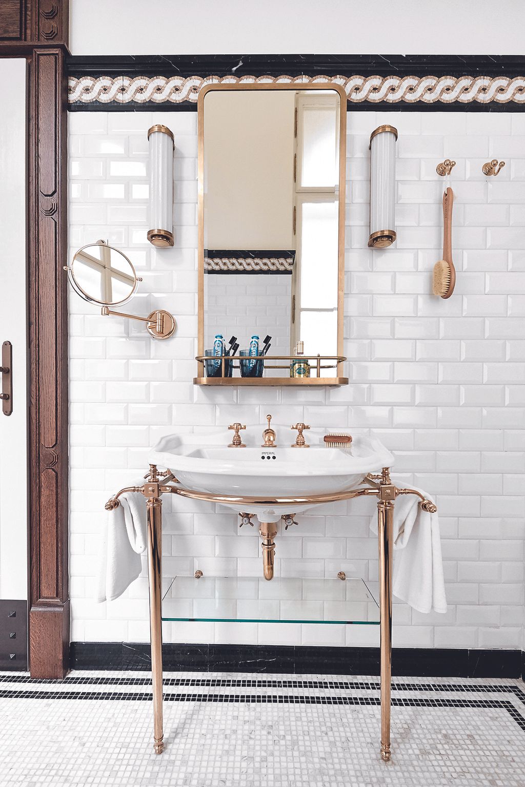 Designer Profile: An Interview With Interior Designer Simon Rawlings