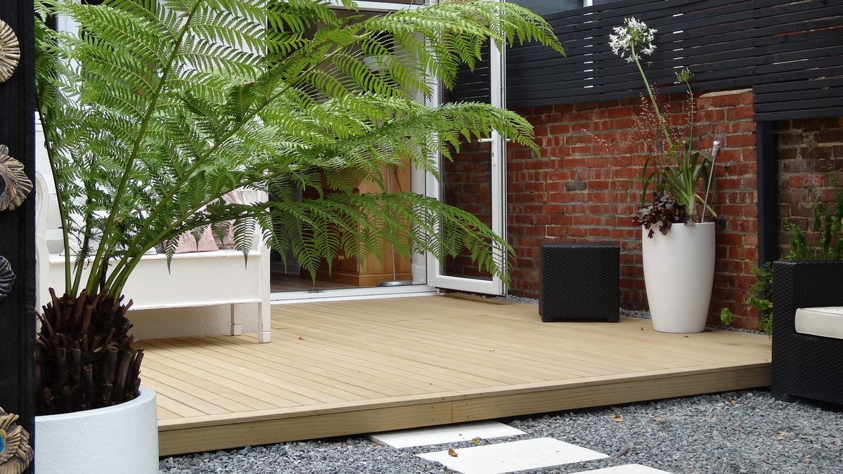 These Small Decking Ideas Will Make the Most of Any Garden | Homebuilding