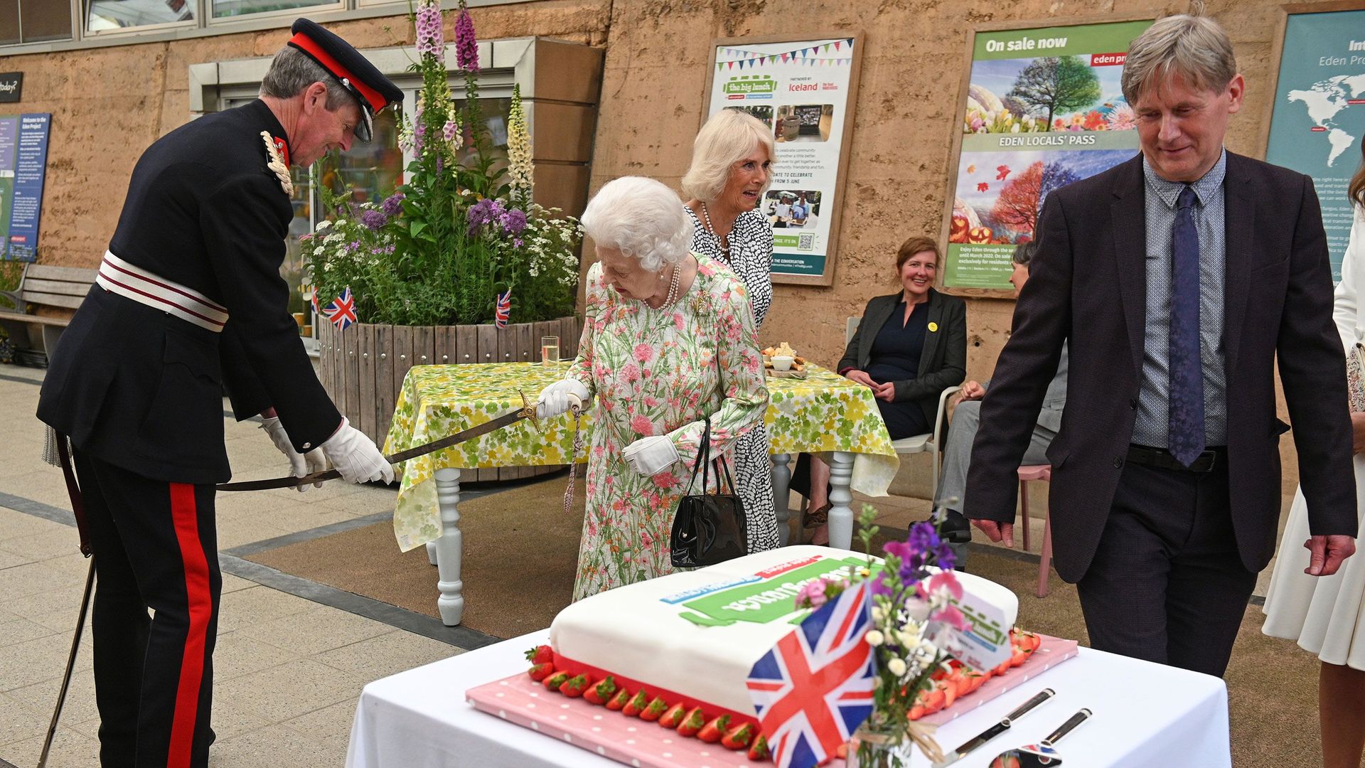 Queen Elizabeth Insisted on Cutting Her Cake with a Sword | Marie Claire