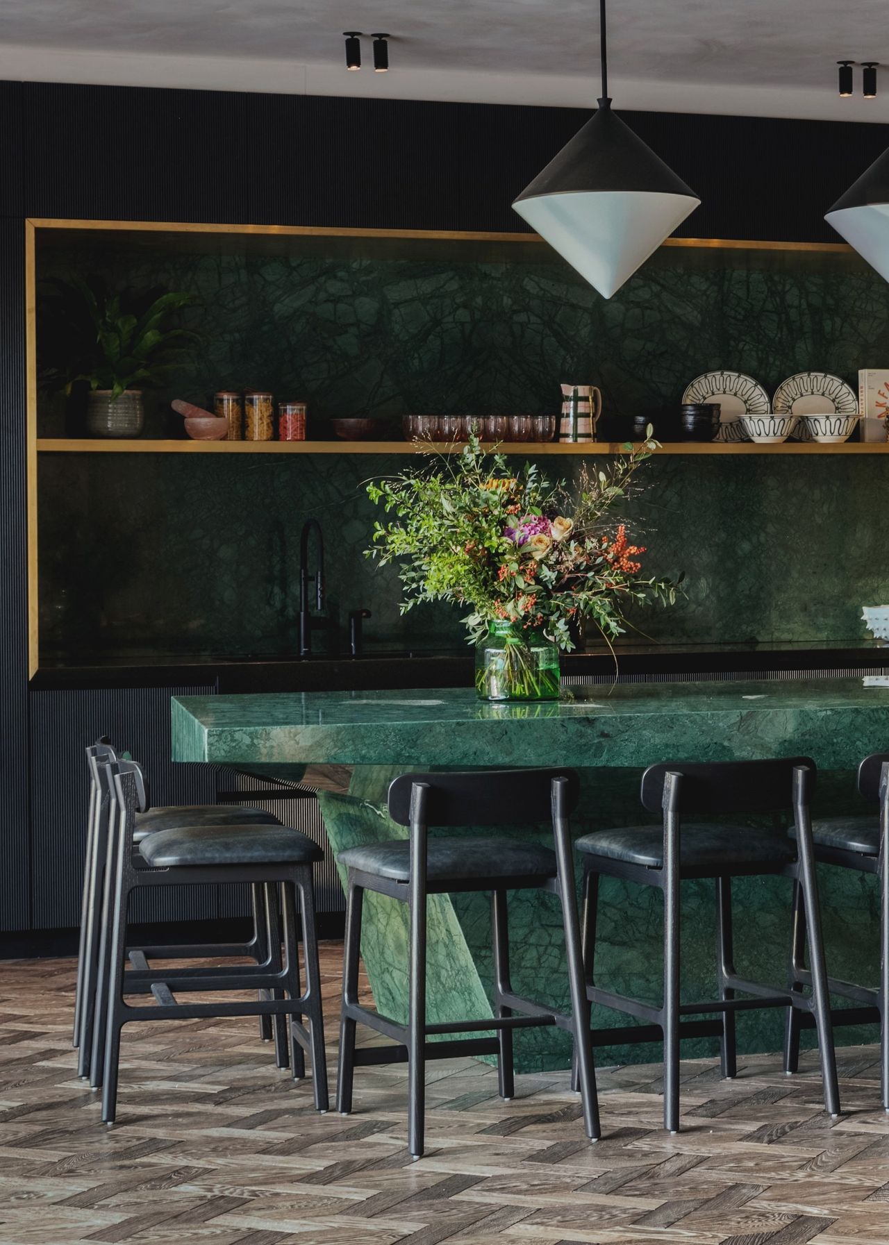 10 Spectacular Marble Kitchens That Have the Wow-Factor | Livingetc