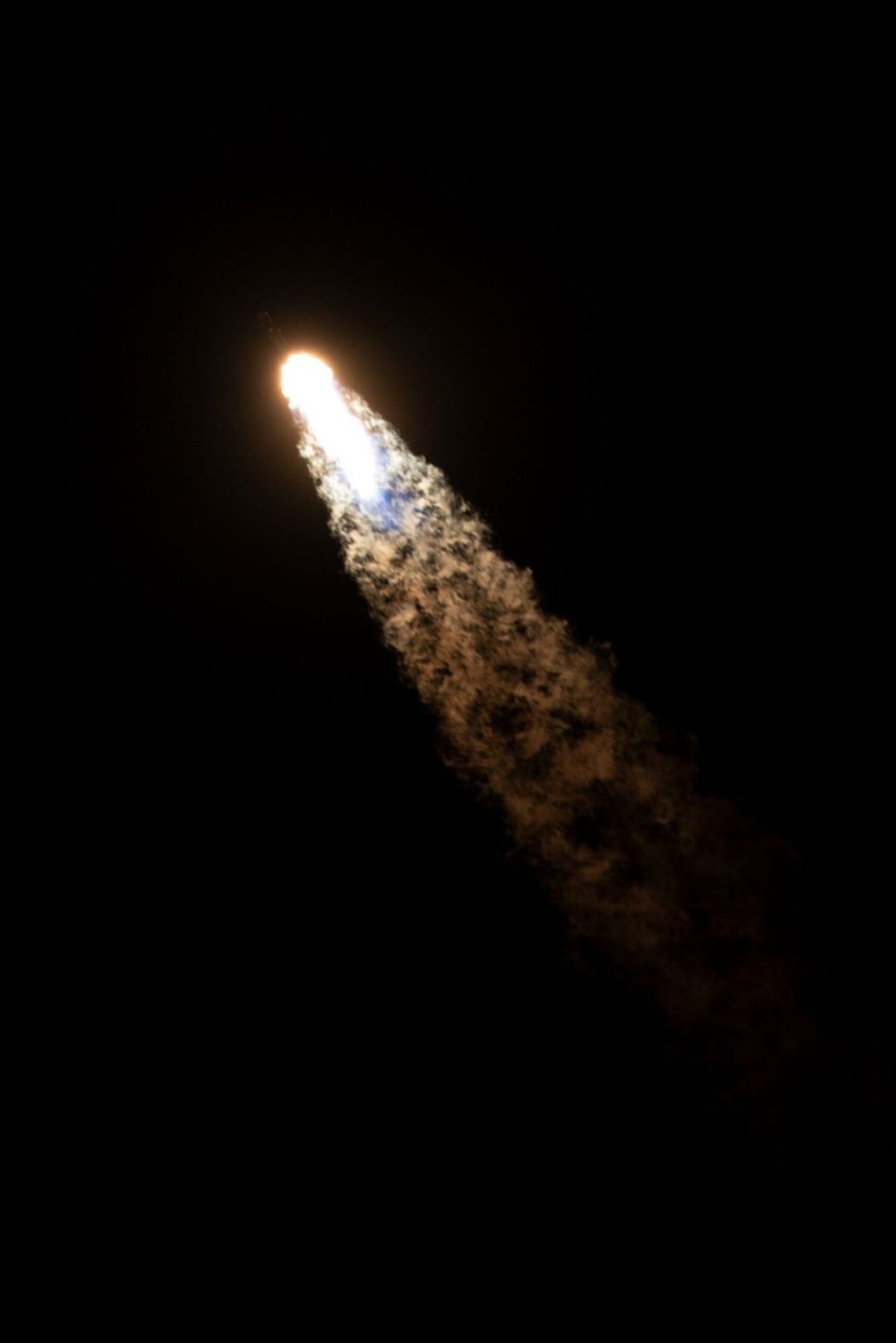 SpaceX's Crew-2 launch lights up the predawn sky with a spectacular ...