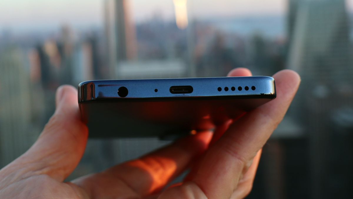 This $280 phone is a lesson in affordability – I hope Apple and Samsung ...