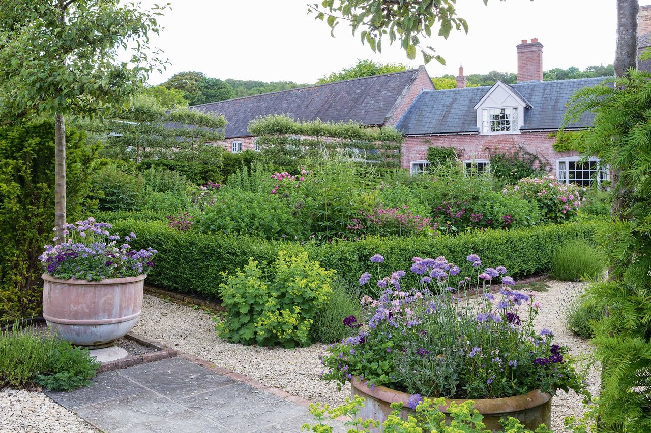Cottage garden patio ideas: 11 beautiful ways to create a flower-filled ...