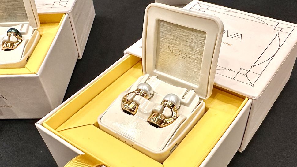 I used these new smart earrings to listen to music — they totally ...