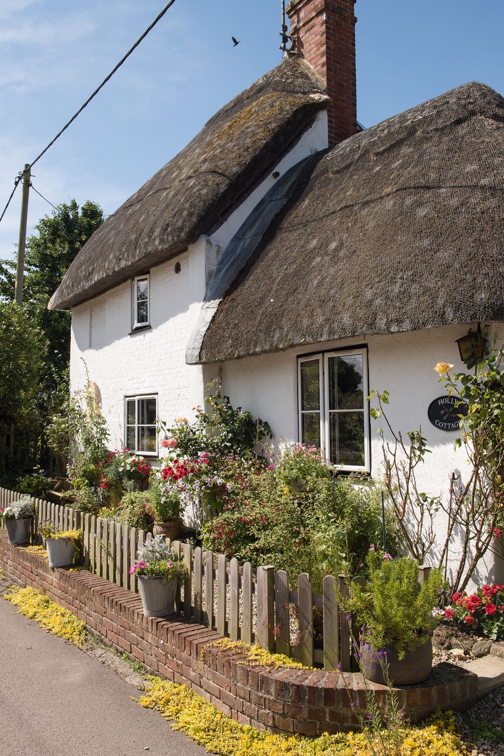 Real home: a thatched cottage with an intriguing past | Real Homes