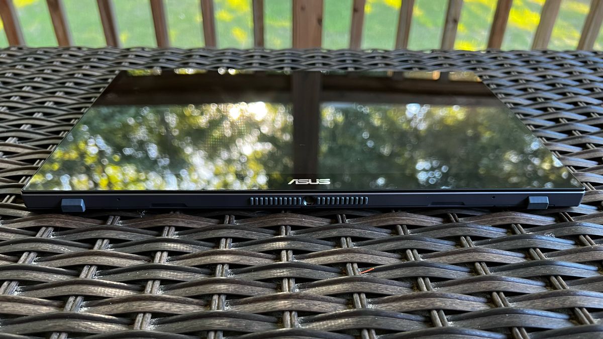 Asus ZenScreen Ink MB14AHD Portable Monitor Review: Pen to Go | Tom's ...