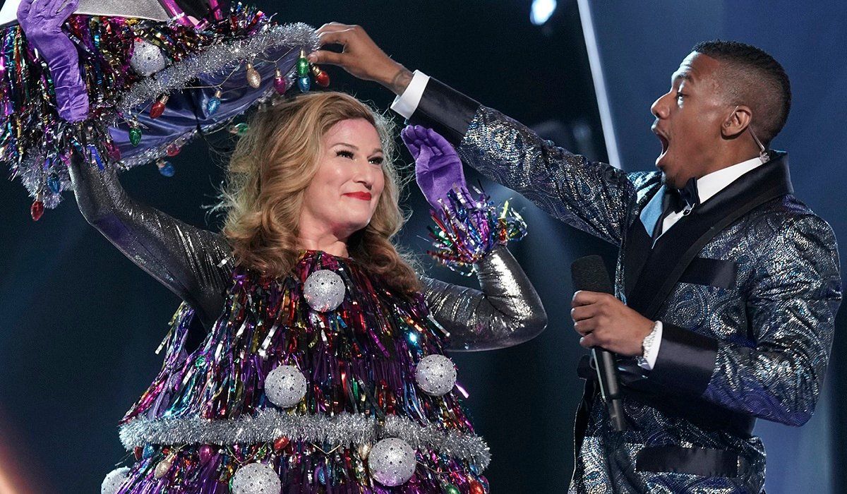 The Masked Singer's Christmas Tree Delivered A Glowing Performance, But ...