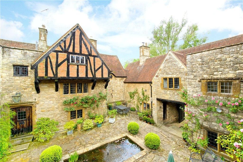 A gorgeous country house for sale with a Cluedo-style secret door ...