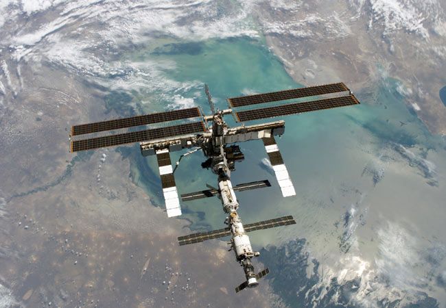 NASA Astronauts Hail Space Station's Fifth Year | Space
