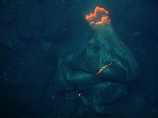 Explosive Underwater Eruptions Are Deepest Yet Seen | Live Science