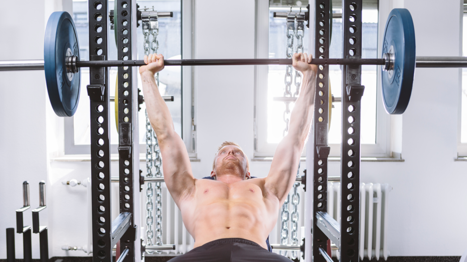 4 bench press alternatives for bigger chest muscles you can do at home | T3
