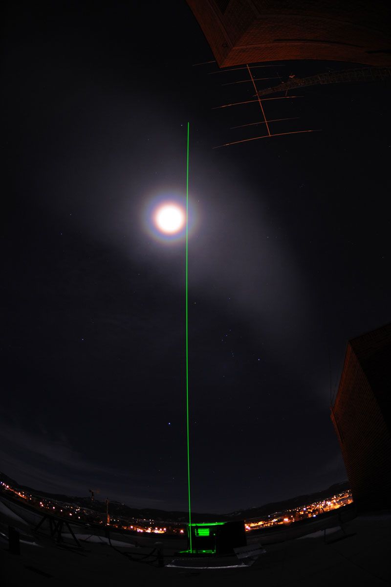 Strange & Shining: Gallery of Mysterious Night Lights: Page 2 | Live ...