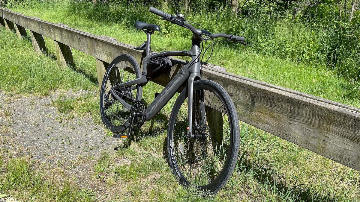 Urtopia Carbon 1S review: The most high-tech ebike around | Tom's Guide