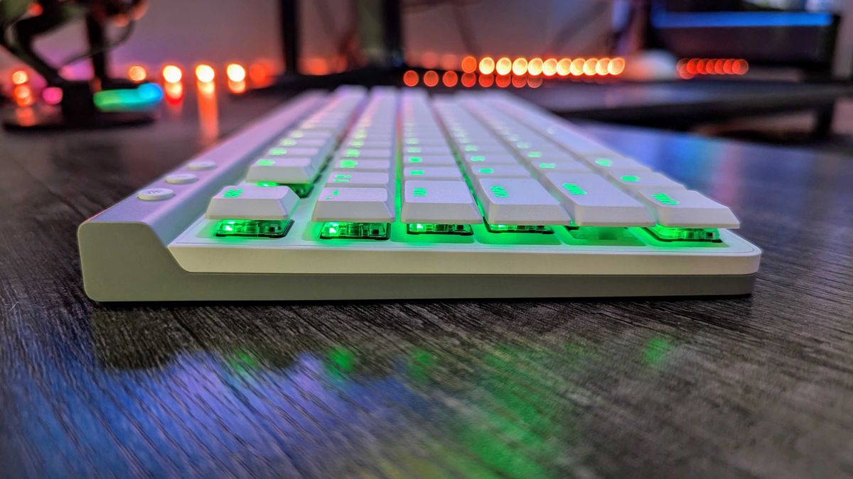 Logitech G515 LIGHTSPEED TKL Wireless Gaming Keyboard review: Slim ...